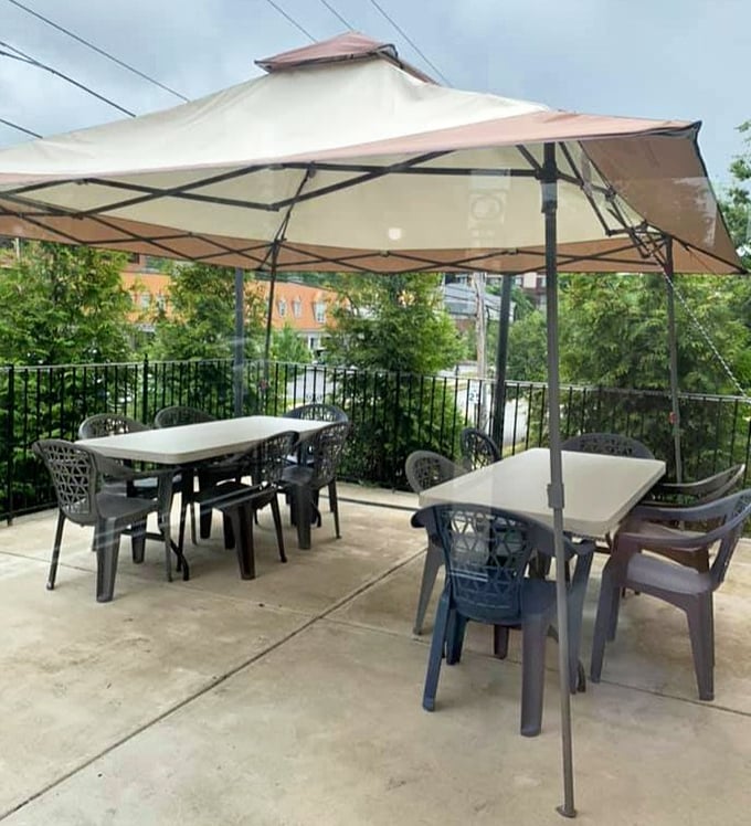 Outdoor seating for when you want your eggs with a side of fresh air and people-watching – diner perfection under Pennsylvania skies.