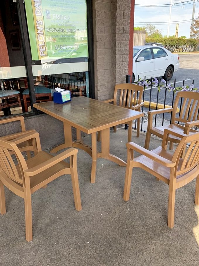 Al fresco dining with a side of people-watching – these outdoor tables offer the perfect perch for enjoying tacos in the Virginia sunshine.