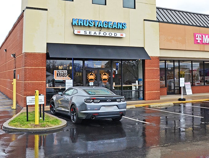 Even on a rainy day, seafood enthusiasts make the pilgrimage to this unassuming strip mall location—proof that great food creates its own destination.
