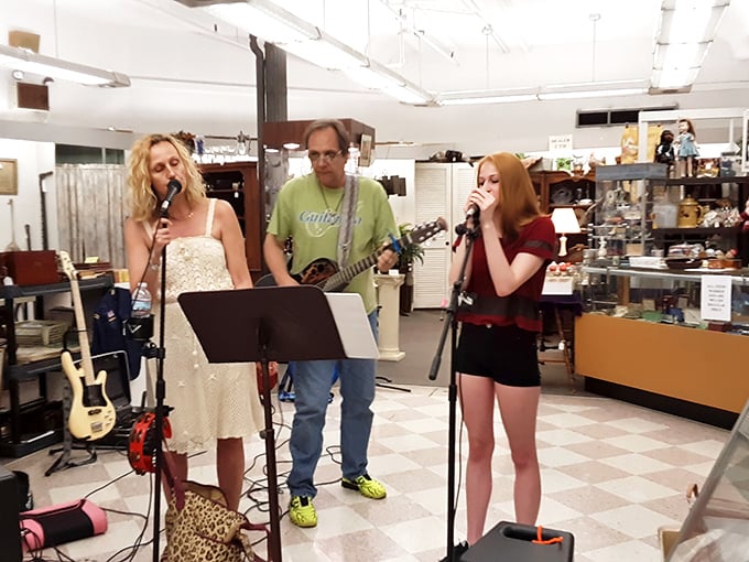 More than just shopping—Historica Plus hosts live music events among the antiques. Nothing complements vintage hunting like acoustic melodies echoing off tin ceilings.