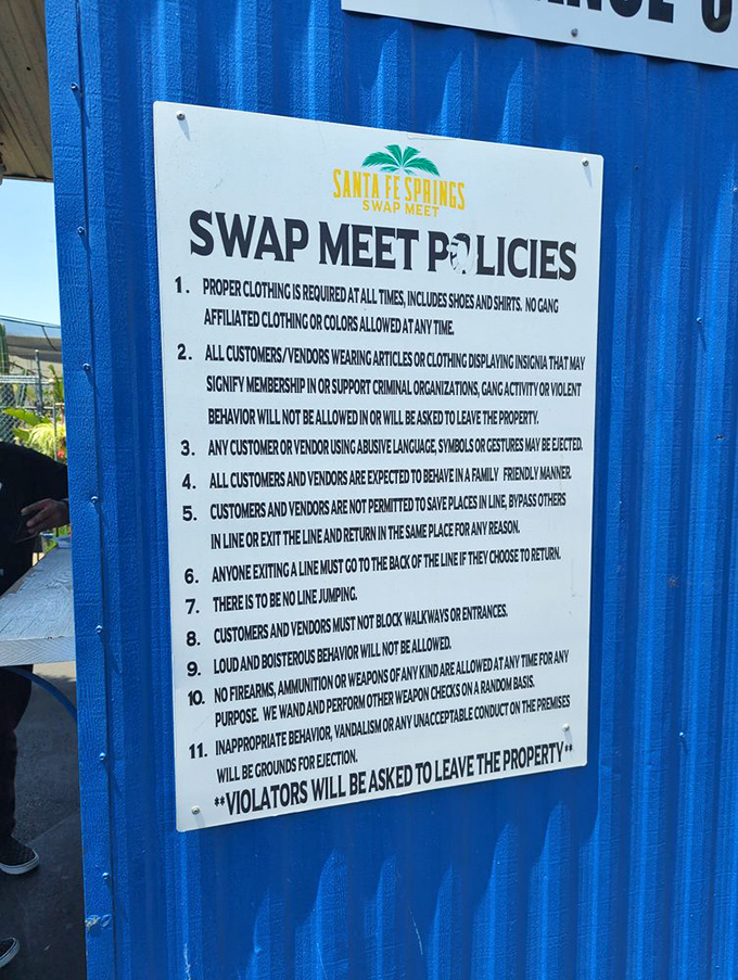 The rules of engagement clearly posted—a reminder that even in a marketplace of treasures, community standards keep the experience enjoyable for all.