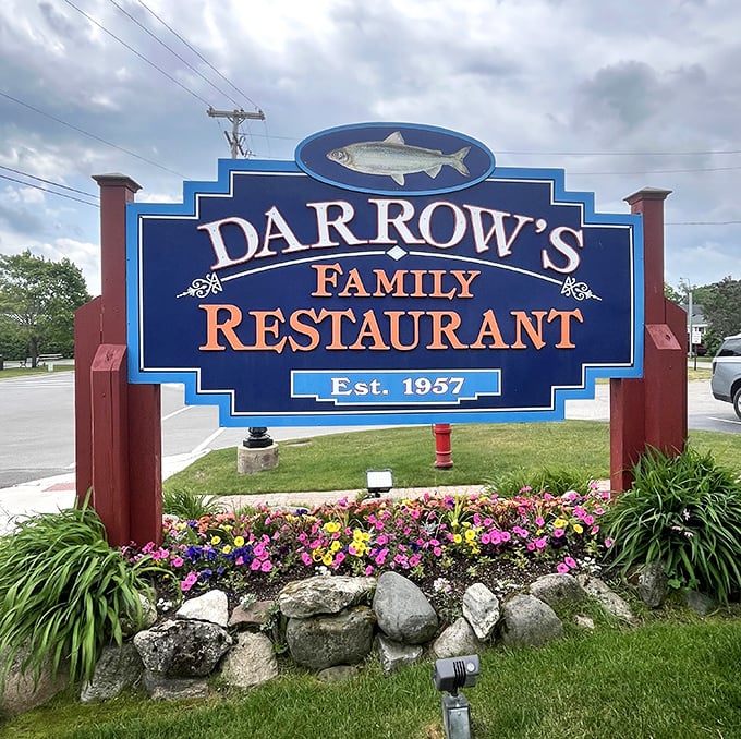 The sign says it all—a fish above the name, flowers below, and decades of satisfied customers in between.