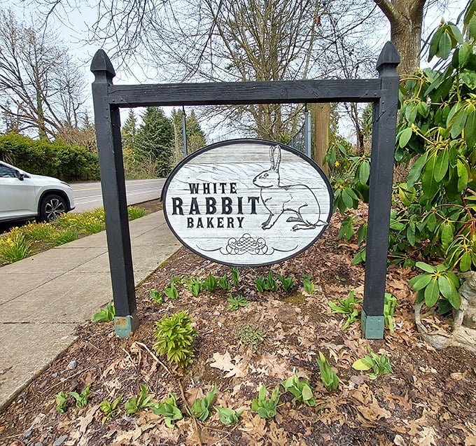 The sign that's launched a thousand detours. Like a lighthouse for the hungry, it guides travelers to buttery shores and floury harbors.