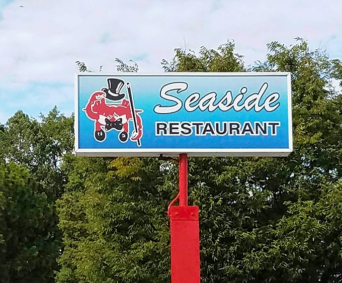 This cheerful crab mascot has been luring hungry travelers into seafood paradise for countless satisfied years.