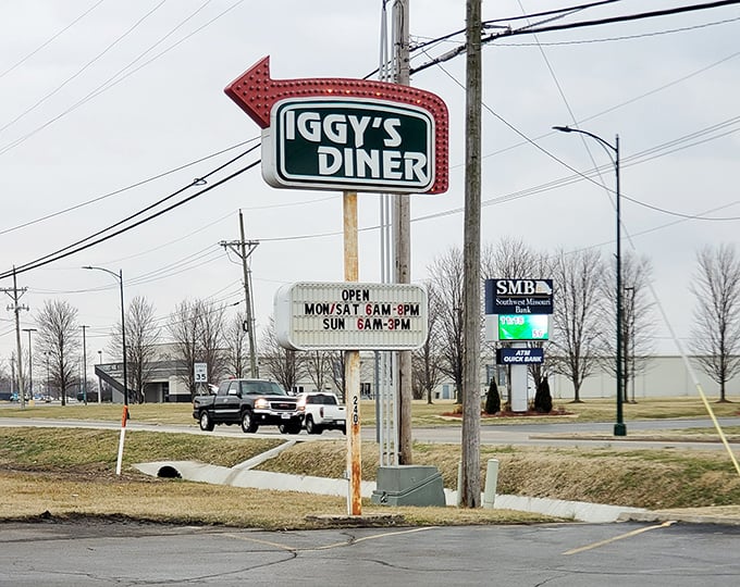 That arrow doesn't just point to a diner—it directs you toward a genuine slice of Americana where breakfast is served all day and nostalgia comes complimentary.