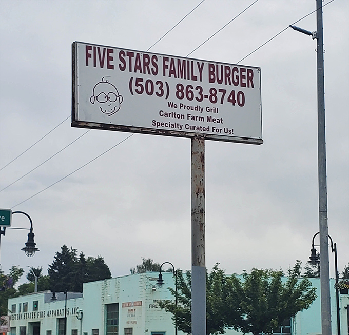 Their roadside sign proudly proclaims their commitment to Carlton Farm Meat – because great burgers start with great ingredients, not marketing gimmicks.