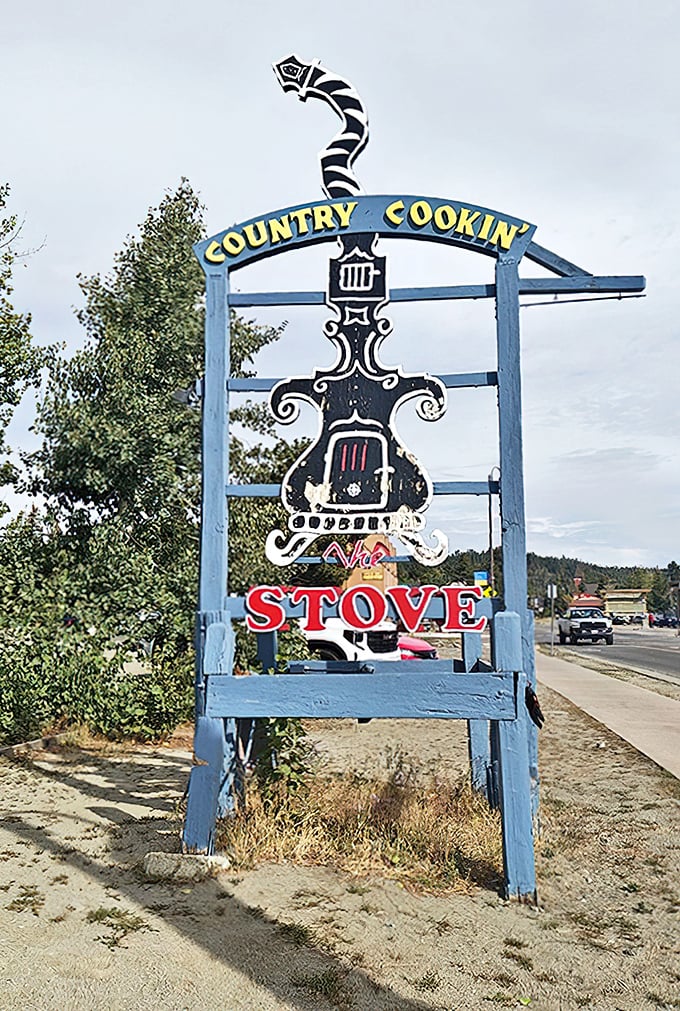 "Country Cookin'" isn't just a sign—it's truth in advertising. This blue sentinel has guided hungry travelers for generations.