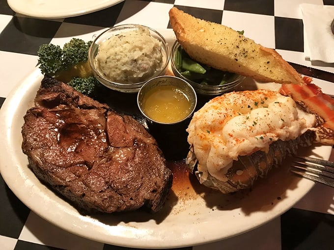 Surf and turf done right – when land and sea become best friends.