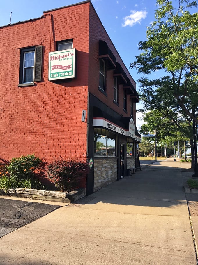 From this angle, you can almost hear the conversations happening inside—families celebrating, friends reconnecting, and strangers becoming regulars over plates of prime rib.