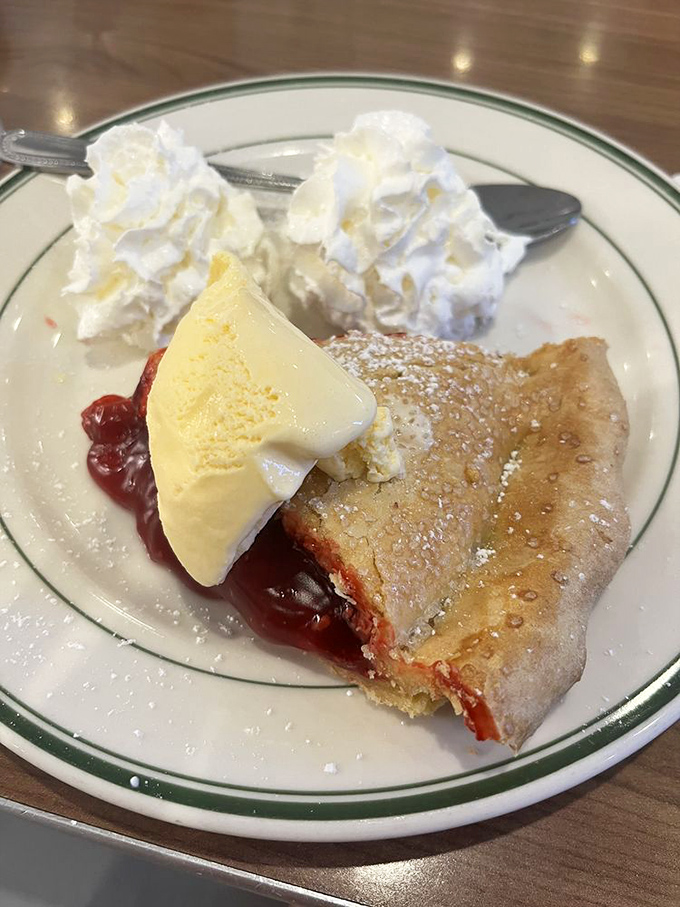 Cherry pie à la mode: proof that some combinations are eternal for good reason. That scoop of vanilla ice cream melting into warm filling is poetry.