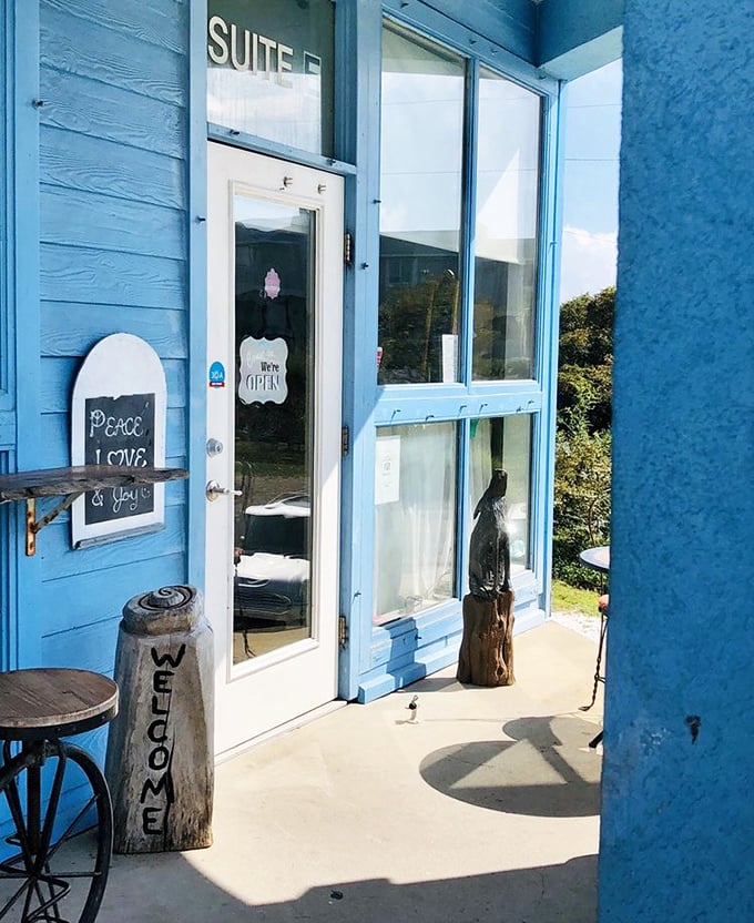 A welcoming entrance that practically whispers "Peace, Love & Joy"—and promises carbohydrate happiness just beyond the threshold.