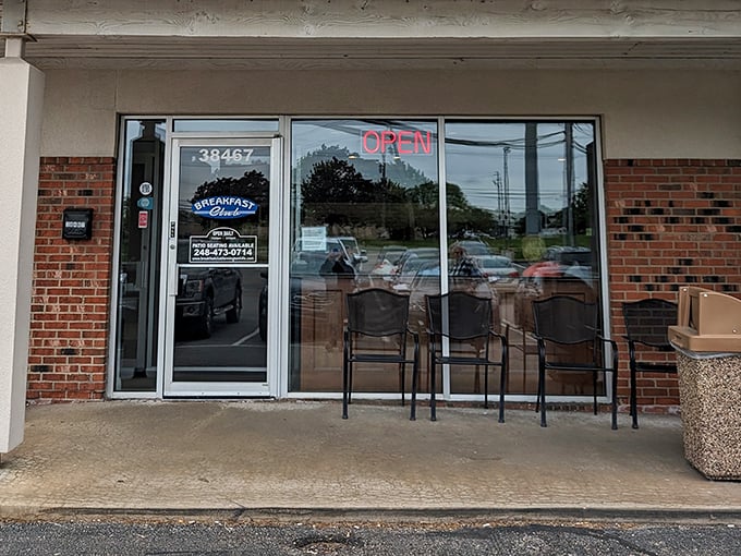 The entrance to breakfast paradise—simple, unassuming, and hiding deliciousness that will haunt your dreams until your next visit.
