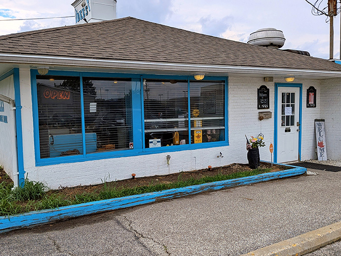 The humble storefront might not scream "culinary destination," but that's the point—the best diners don't need to shout about their pancakes, they let them speak for themselves.