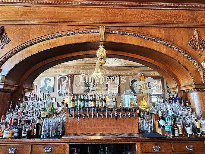 A bar that takes its liquid art as seriously as its food. Behind those bottles are potions that turn good evenings into great memories.