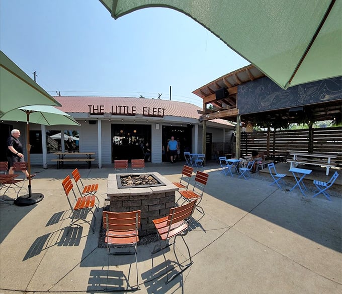 15. outdoor dining