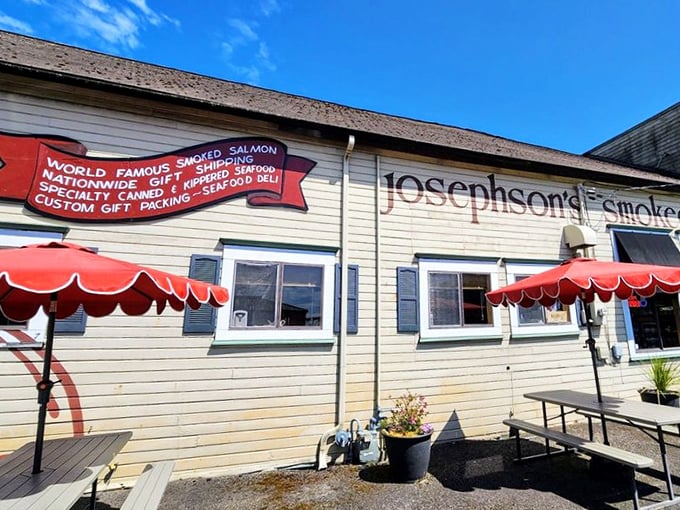 Red awnings and picnic tables offer a spot to immediately devour your smoky treasures – because sometimes the car is just too far away when hunger strikes.