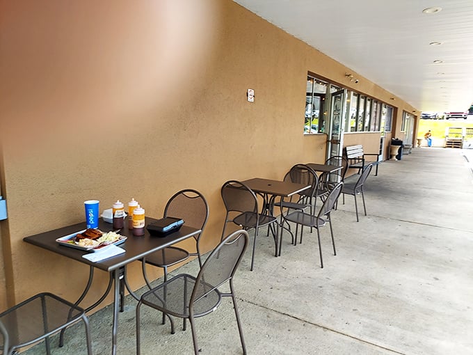 When Pennsylvania weather cooperates, these outdoor tables offer fresh air with your smoked fare—a simple pleasure not to be underestimated.