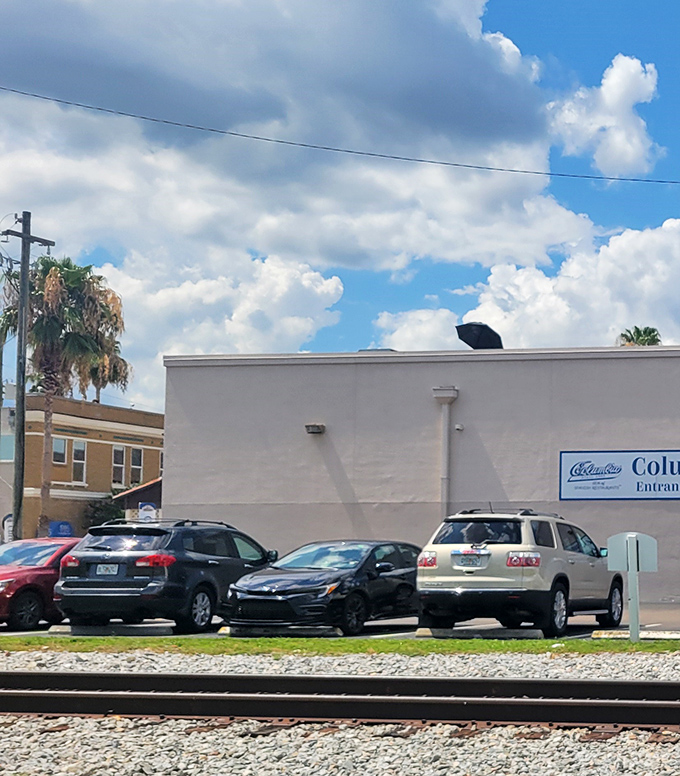 Even the parking area hints at the restaurant's popularity—a full lot is the universal sign language for "the food inside is worth waiting for."