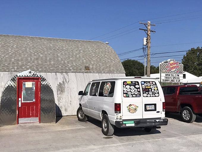 The parking lot tells the story – locals and travelers alike make the pilgrimage to this unassuming Quonset hut for breakfast worth writing home about.