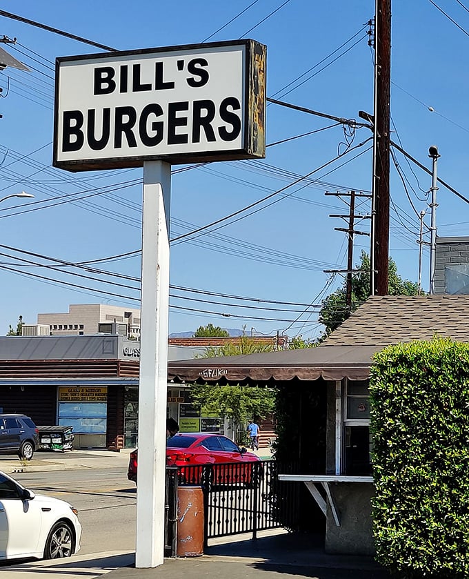 That iconic sign has guided hungry pilgrims through the Valley for decades – a beacon of burger hope on Van Nuys Boulevard.
