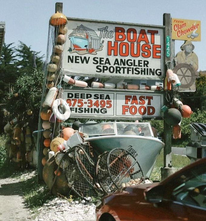 A sign that promises exactly what it delivers—no fancy marketing needed when your seafood speaks such delicious volumes.
