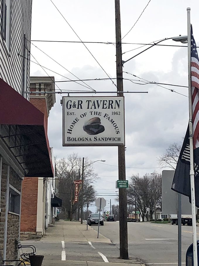 The iconic sign that's guided hungry travelers to bologna sandwich nirvana since 1962 – a beacon of hope on the Ohio roadside.