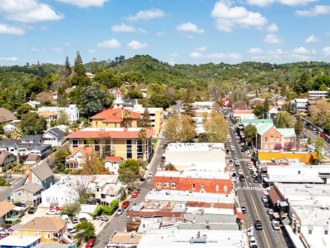 A bird's-eye view reveals Sonora's perfect nestling among the rolling foothills – small in size but mighty in charm and character.