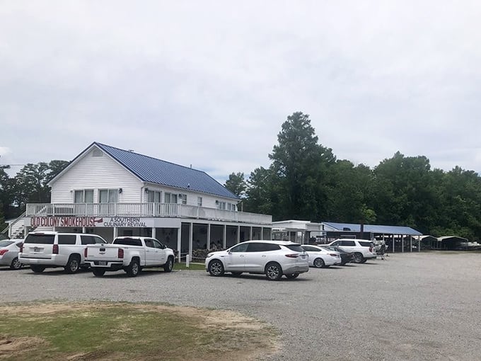 A parking lot with plenty of space—because nothing should stand between you and barbecue, especially not parking anxiety. Arrive hungry, leave happy.