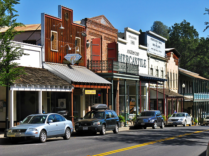 Angels Camp's Main Street – where Wild West charm meets small-town hospitality. Those historic storefronts have stories to tell!
