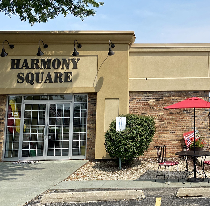 Harmony Square hides this sandwich gem where fancy decor takes a backseat to flavor. Like finding a treasure map where X marks the spot!