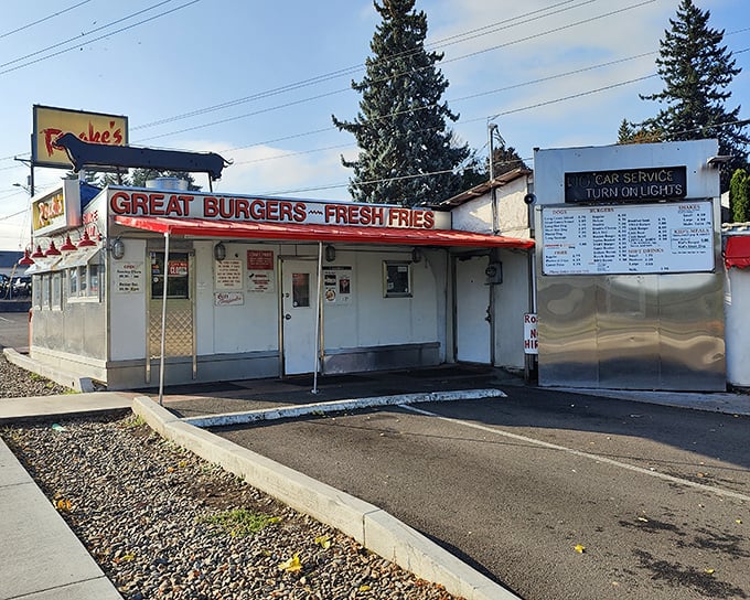 Classic Americana at its finest! This no-frills drive-in promises great burgers and fresh fries with a side of nostalgia that tastes even better than it looks.
