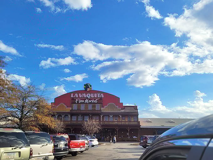 Blue skies and red architecture – La Vaquita's Western-style building promises a shopping adventure unlike any other.