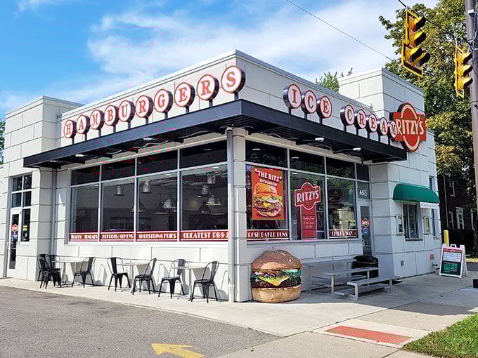 The corner spot where burger dreams come true. Ritzy's classic design promises what the name doesn't – no-frills deliciousness.