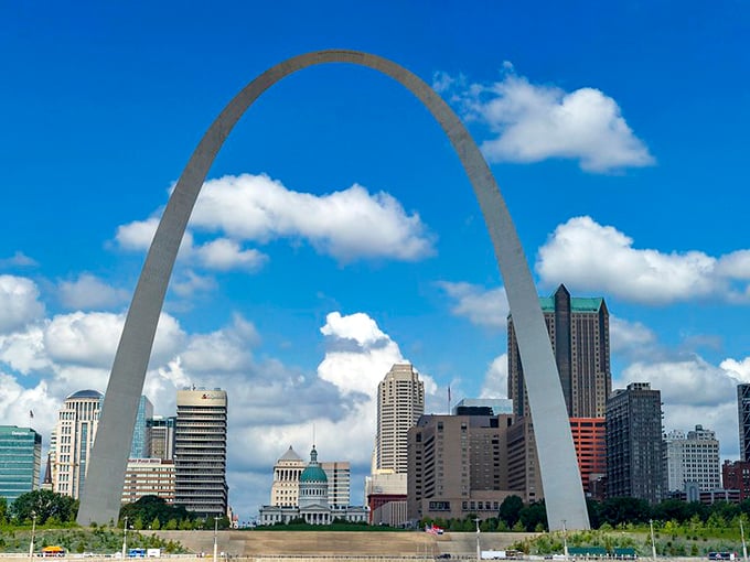 The Gateway to the West stands tall, reminding us that in St. Louis, your home-buying dollars stretch higher than this magnificent arch!