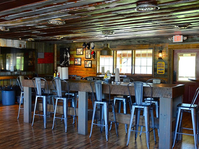 Inside, the blend of wood, metal, and natural light creates that rare atmosphere where both first-timers and regulars feel instantly at home.