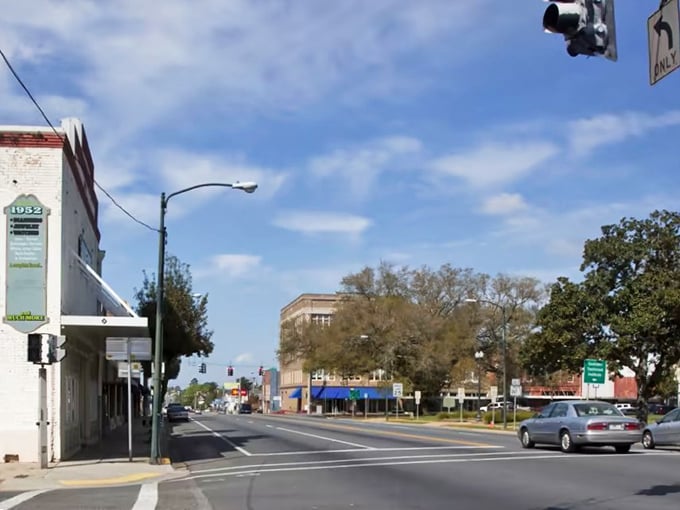 Wide streets and blue skies create Quincy's breathing room—a refreshing change from the bumper-to-bumper conga line of Florida's coastal cities.