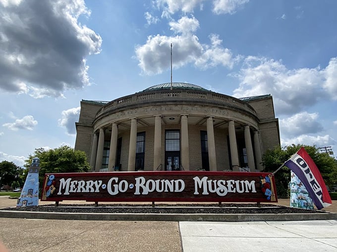 Columns fit for a courthouse, but that sign promises something far more fun than jury duty.