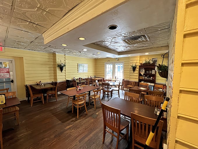 Sunshine-yellow walls and honest wooden tables – like eating in your favorite aunt's kitchen, only better.