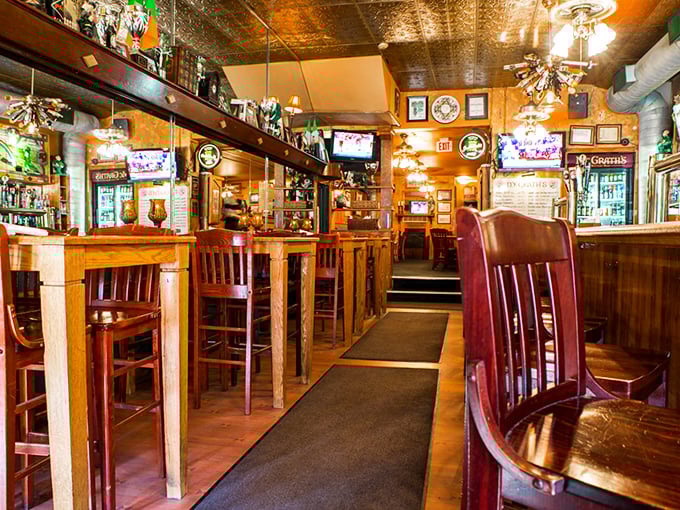 Step inside and time slows down – rich wood, pressed tin ceilings, and that unmistakable pub glow create the perfect backdrop for stories and pints.