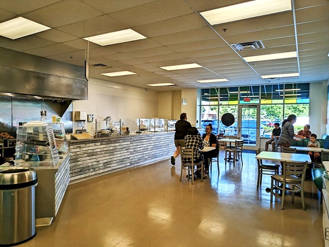 Inside, the bright, no-nonsense interior puts the focus exactly where it should be—on those glorious rings of fried perfection.