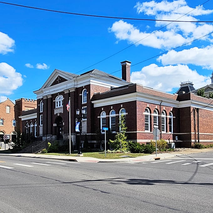 The Cambridge Public Library isn't just about books—it's architectural eye candy with a side of knowledge, served in a building that commands respect without shouting.