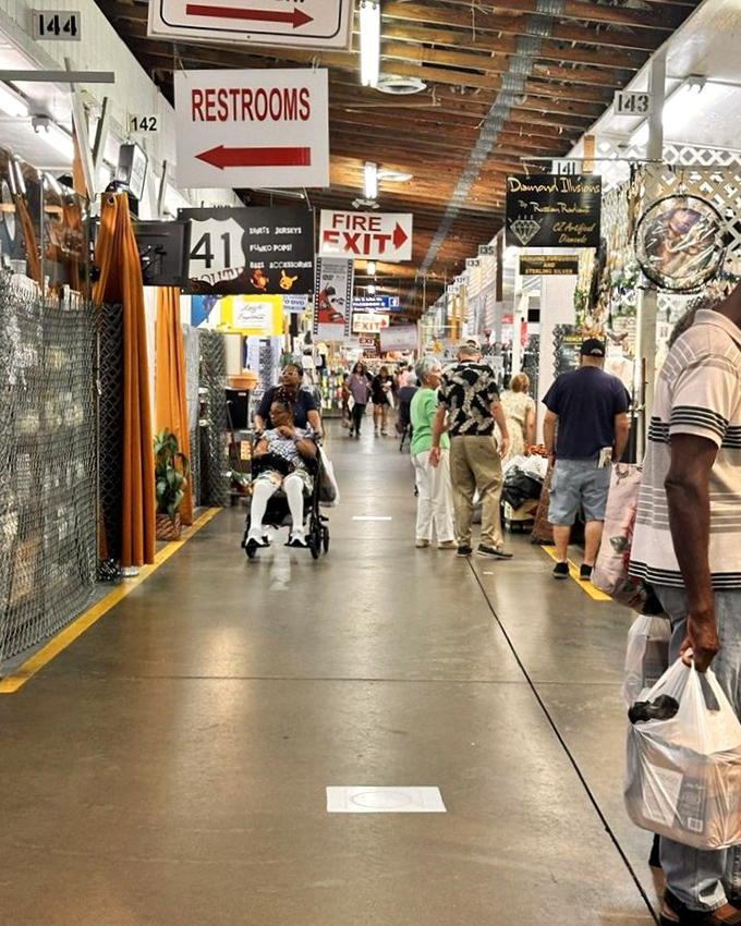 Navigation is half the fun at Red Barn, where numbered stalls and directional signs prevent you from getting lost—physically, at least. Your wallet might still wander.