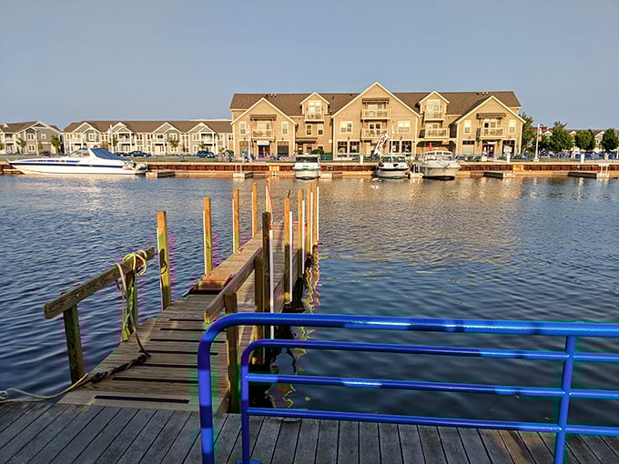 Waterfront living doesn't get more idyllic than this. Morning coffee with bobbing boats and gentle waves? That's what I call a daily vacation.