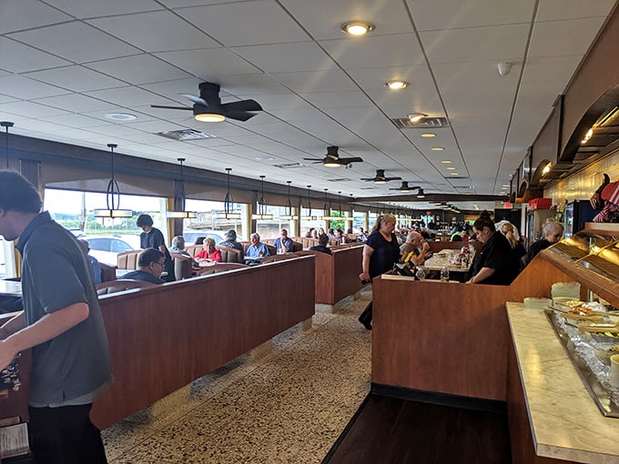 Inside, the classic diner bustle creates that perfect symphony of clinking plates and friendly chatter – the soundtrack to comfort food paradise.