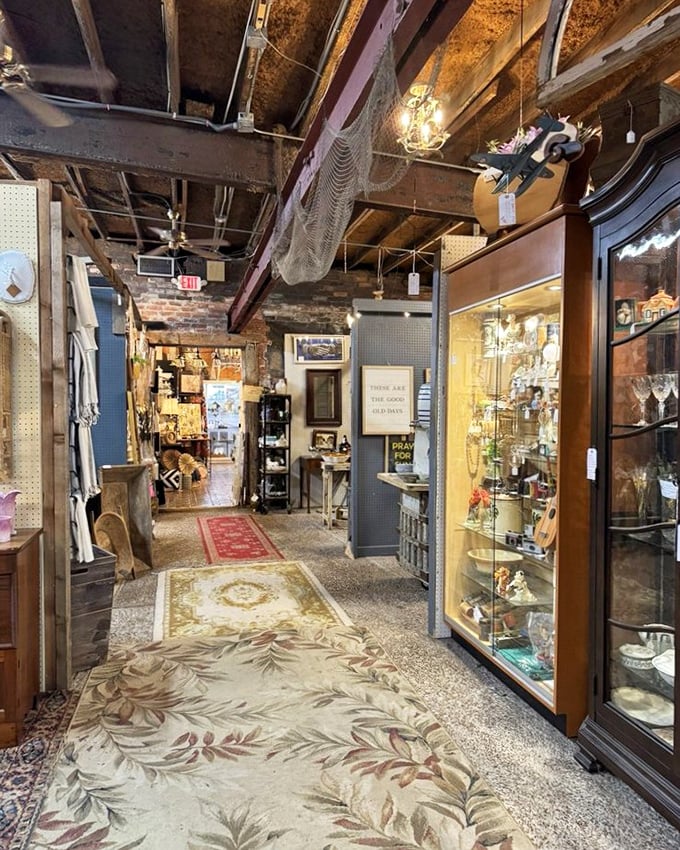 Exposed beams, vintage rugs, and display cases create the perfect treasure-hunting atmosphere – Indiana Jones would approve of this expedition.