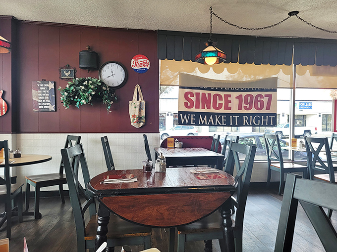 Inside, time stands wonderfully still. That vintage Pepsi clock hasn't just been keeping time—it's been witnessing decades of delicious chicken revelations.