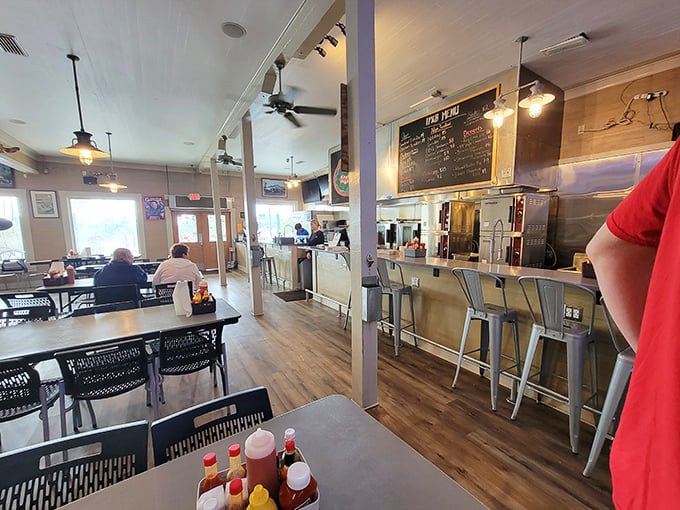 Inside, it's all business—the kind of business where fresh seafood and cold drinks take priority over fancy decor.