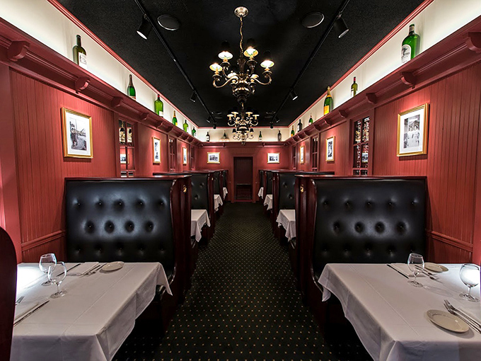 Old-school elegance defines this dining room. Those leather booths have cradled more happy diners than a La-Z-Boy factory during a football championship.