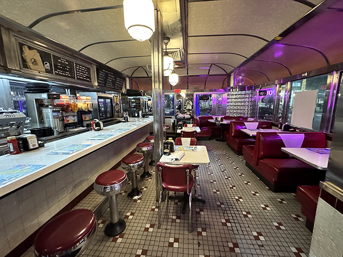 This diner isn’t retro—it’s the real deal. Like vinyl records, manual typewriters, and good manners.