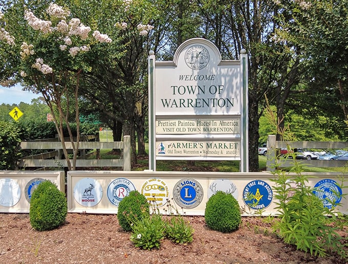 "Prettiest Painted Places in America" isn't just civic bragging—it's truth in advertising that greets every visitor to this charming town.